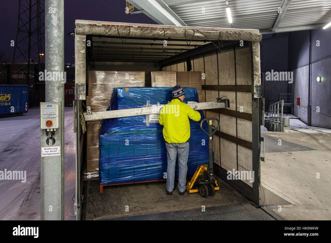Side view man loading hi-res stock photography and images - Alamy