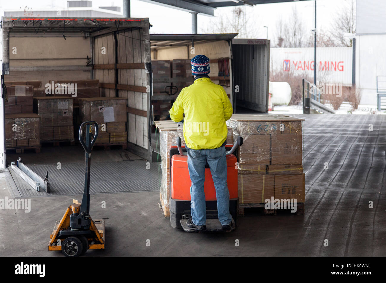 Truck loading ramp hi-res stock photography and images - Alamy