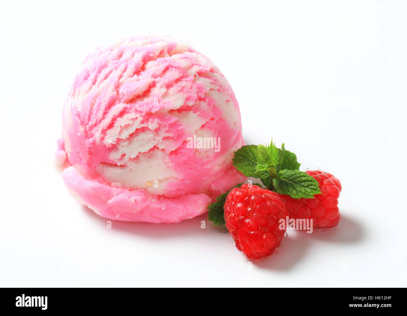 Scoop of raspberry yogurt ice cream Stock Photo - Alamy