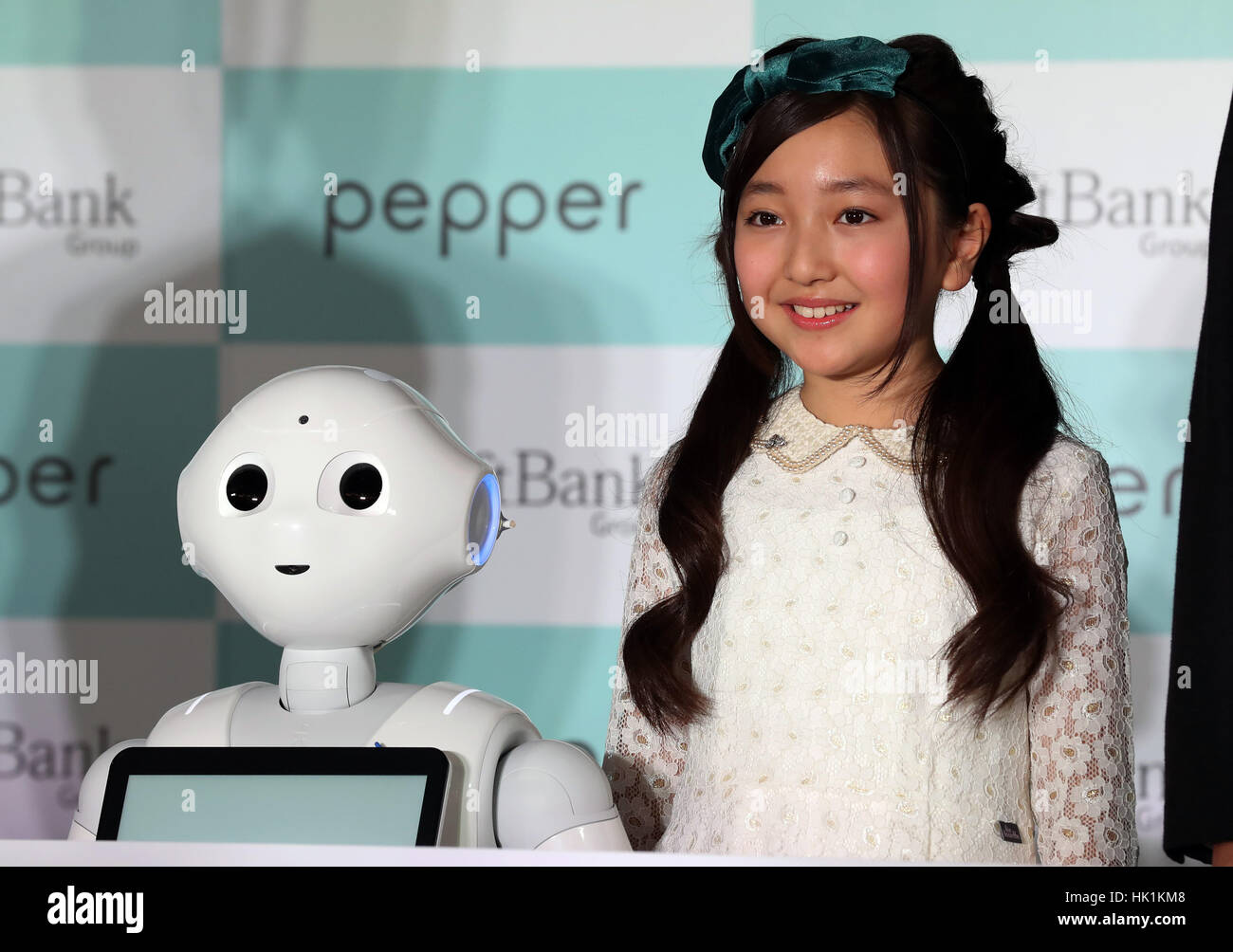 Tokyo, Japan. 25th Jan, 2017. 12-yea-old Japanese actress Kanon Tani (R ...
