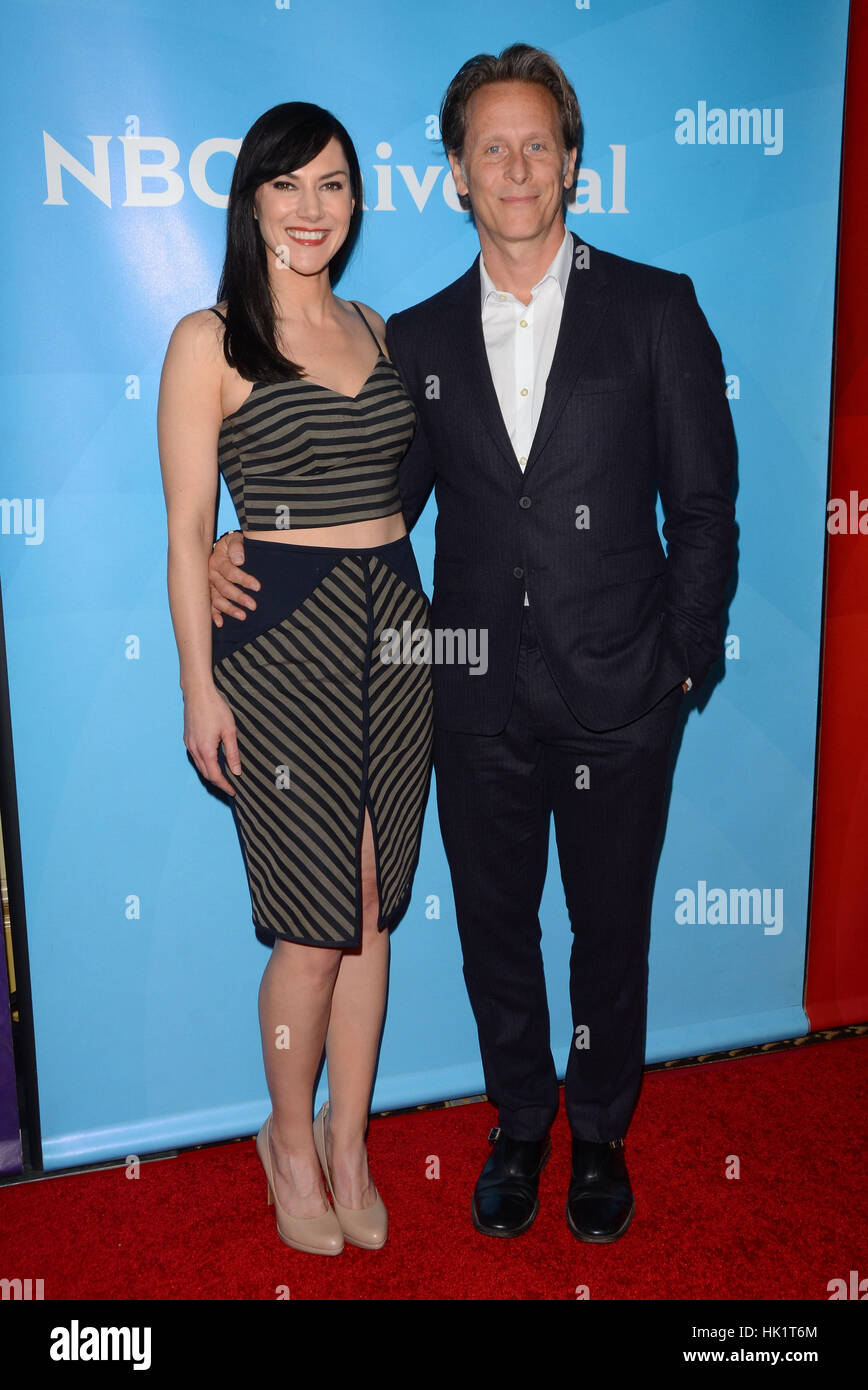 Kyra zagorsky and steven weber hi-res stock photography and images - Alamy
