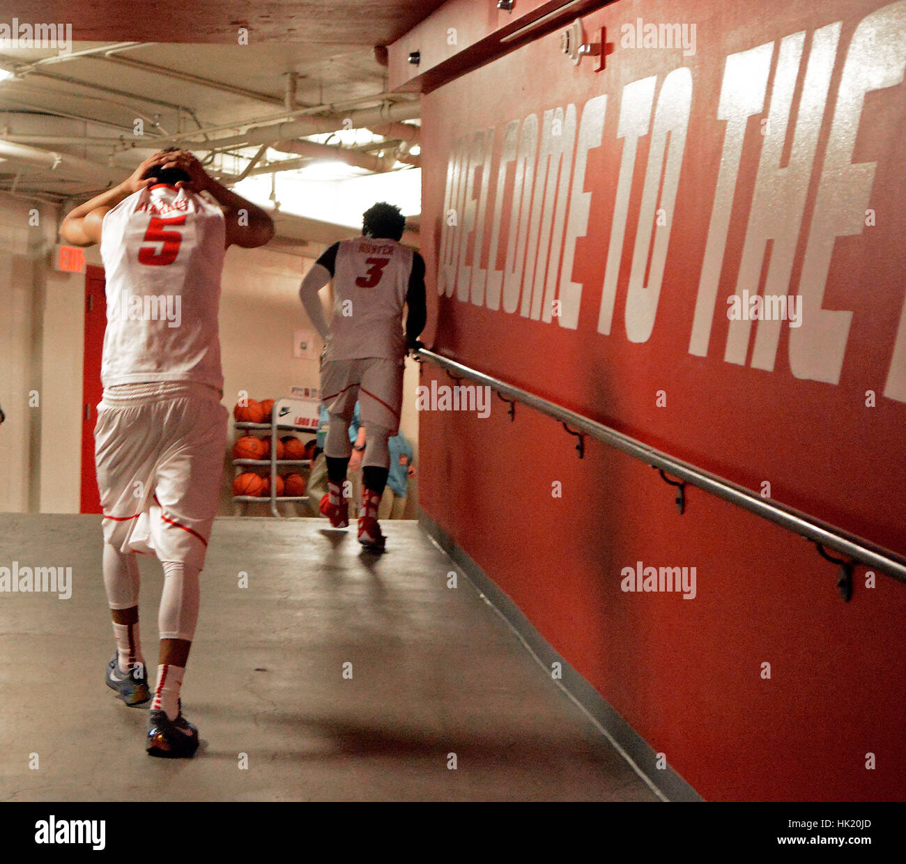 Albuquerque, USA. 4th Feb, 2017. UNM's #5 Jalen Harris walks up the ...