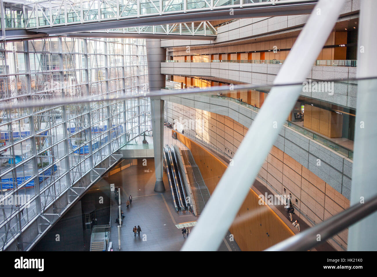Tokyo International Forum, Congress center by architect Rafael Vinoly ...
