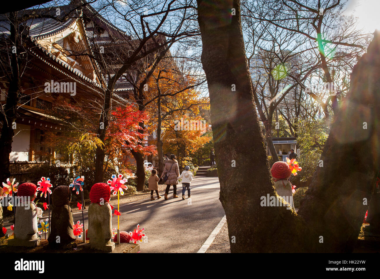Zojoji Temple and Tokyo Tower, Tokyo, Japan Stock Photo - Alamy