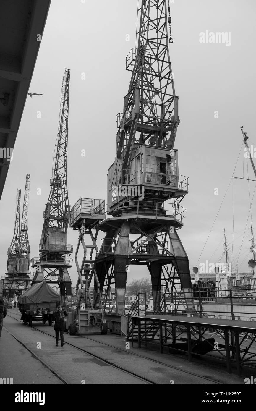 Bristol cranes hi-res stock photography and images - Alamy