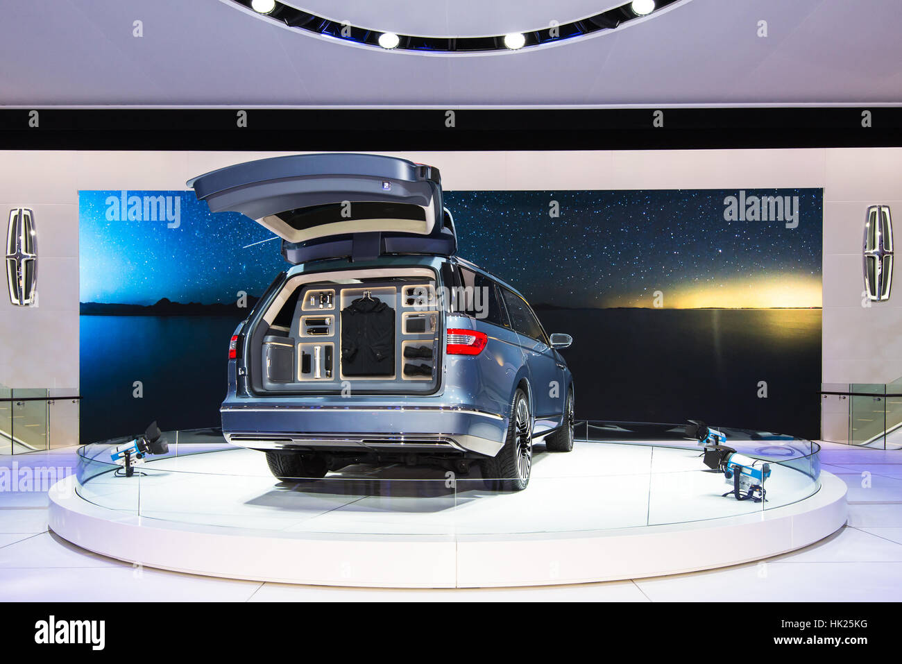 Car wardrobe hi-res stock photography and images - Alamy