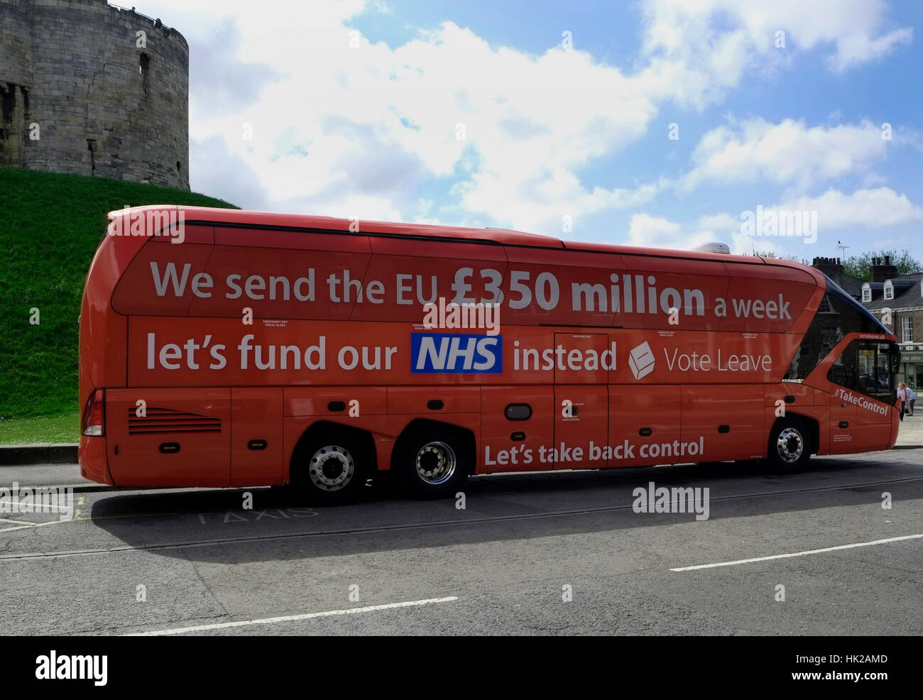 Brexit bus nhs hi-res stock photography and images - Alamy