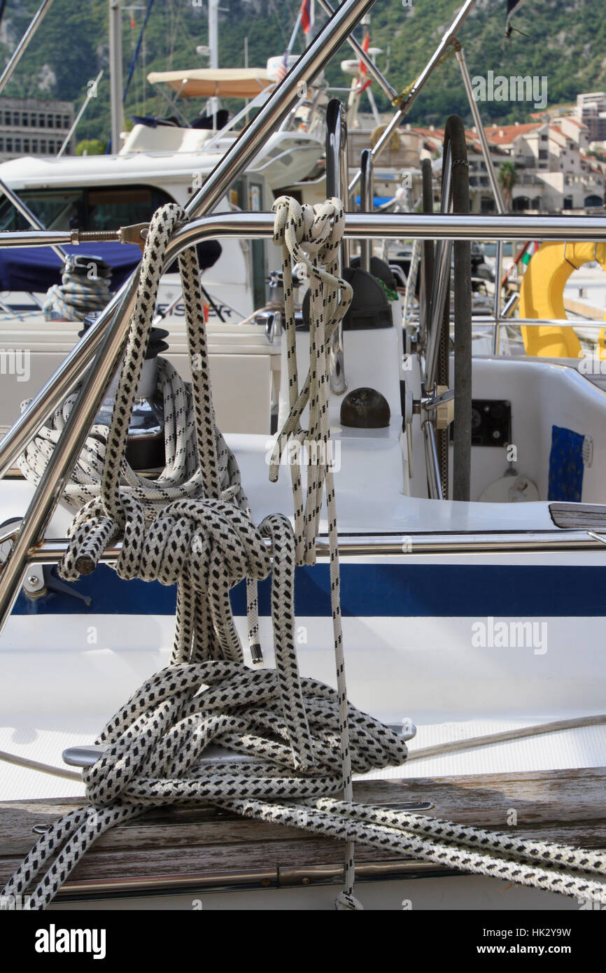 Rigging ropes ship sailing knot hi-res stock photography and images - Alamy