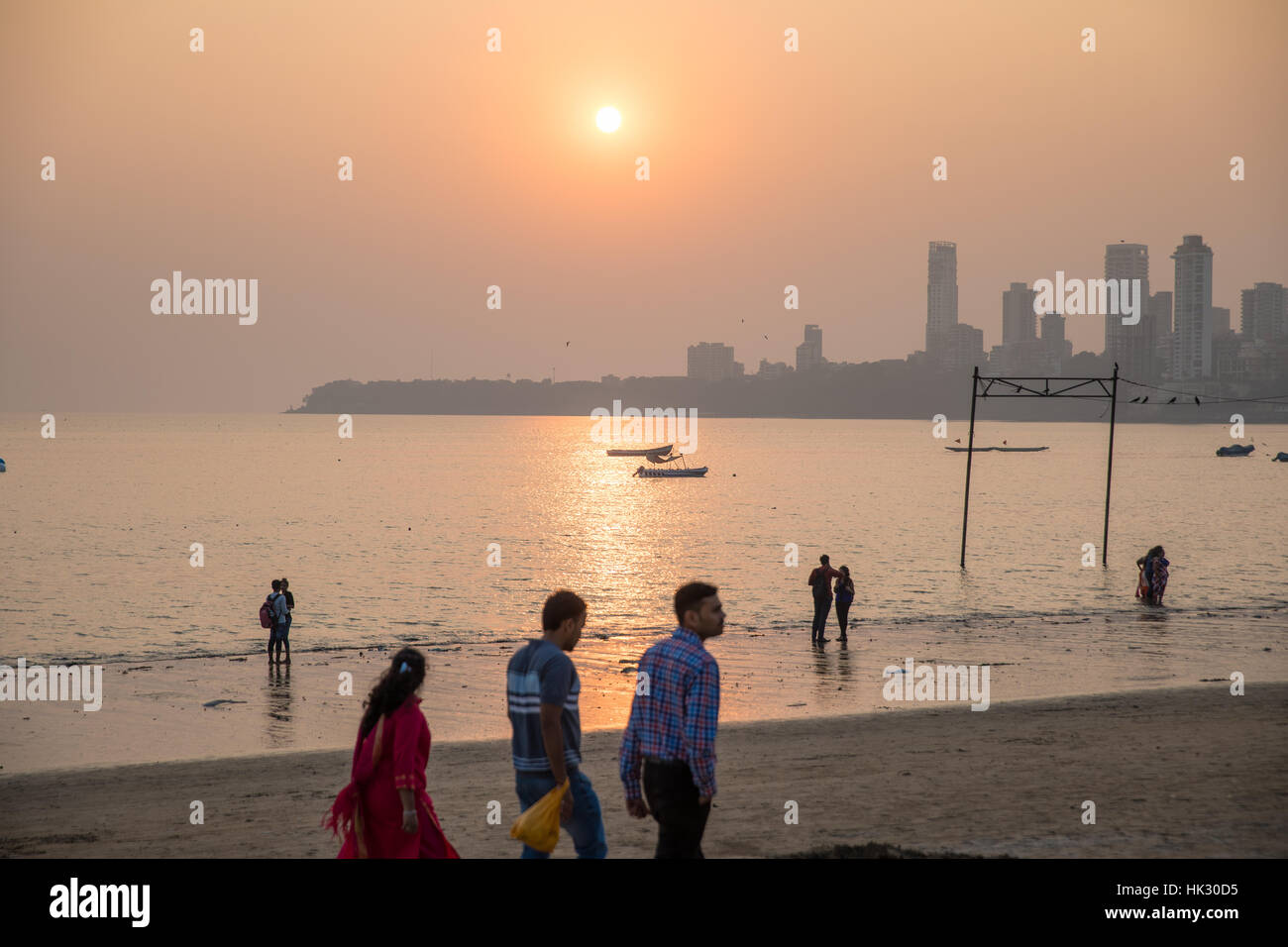 Sunset over Chowpaty Beach in Mumbai (Bombay), the city's most iconic ...