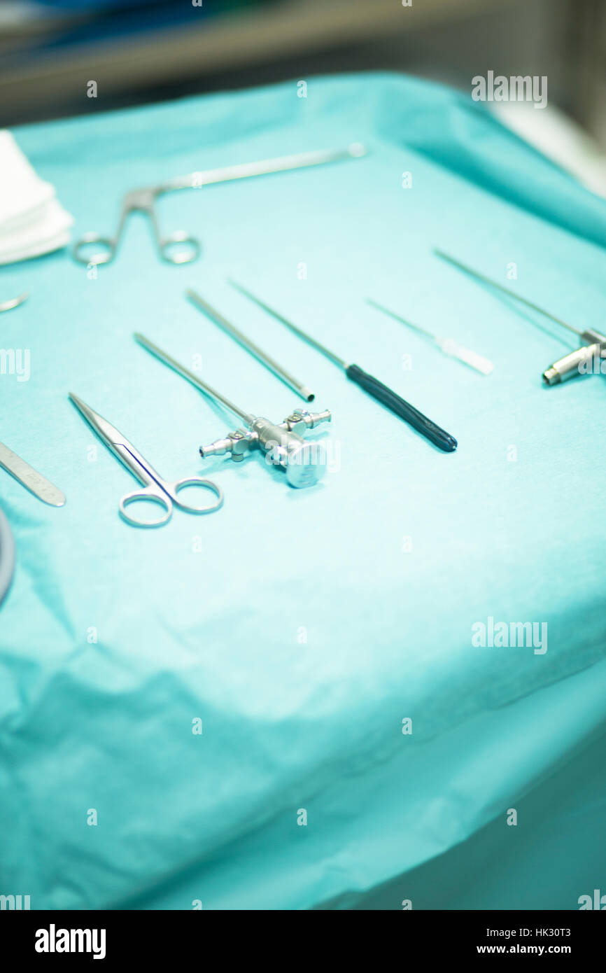 Surgical instrumentation table sterile hi-res stock photography and ...