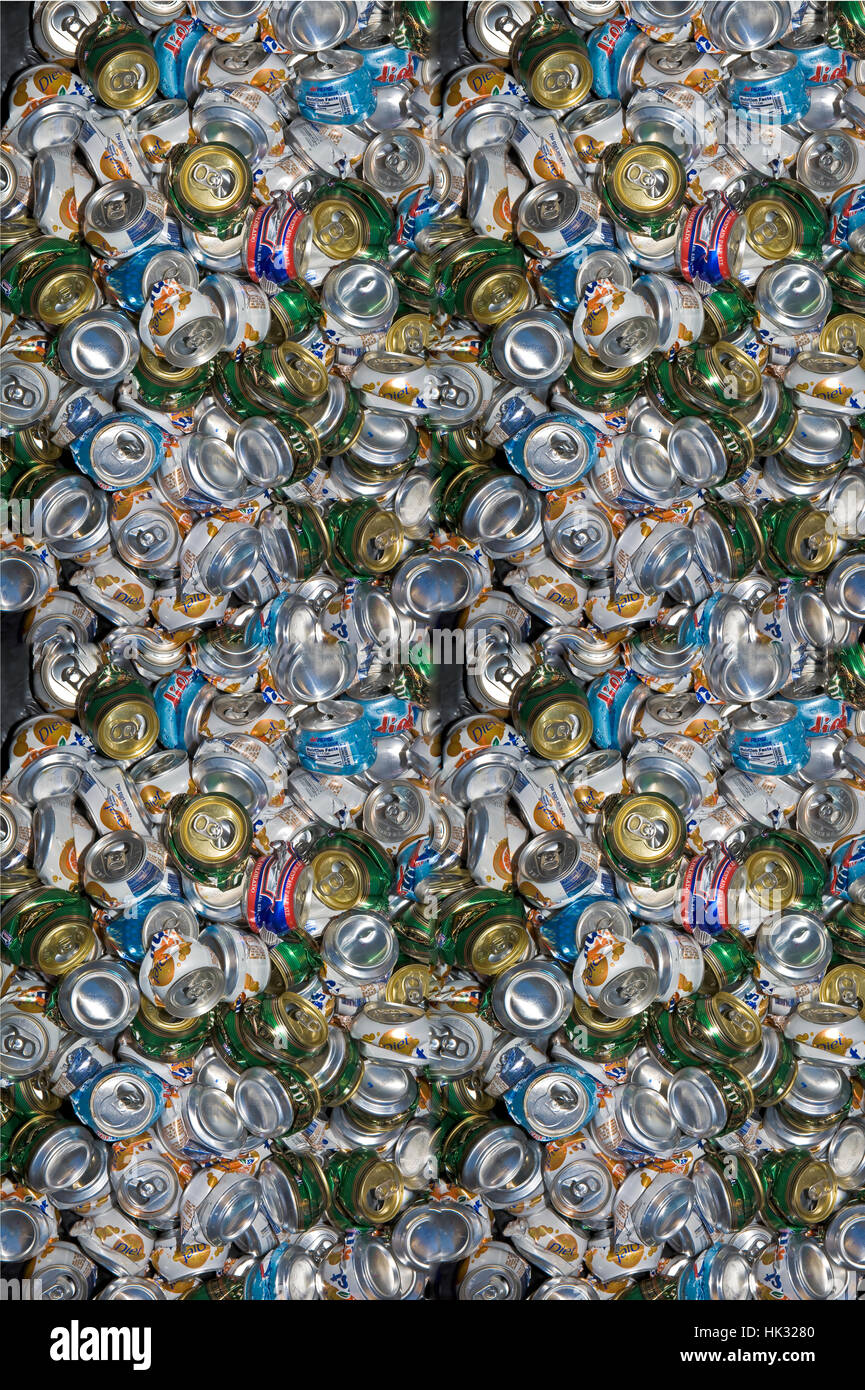 Crushed soda cans hi-res stock photography and images - Alamy