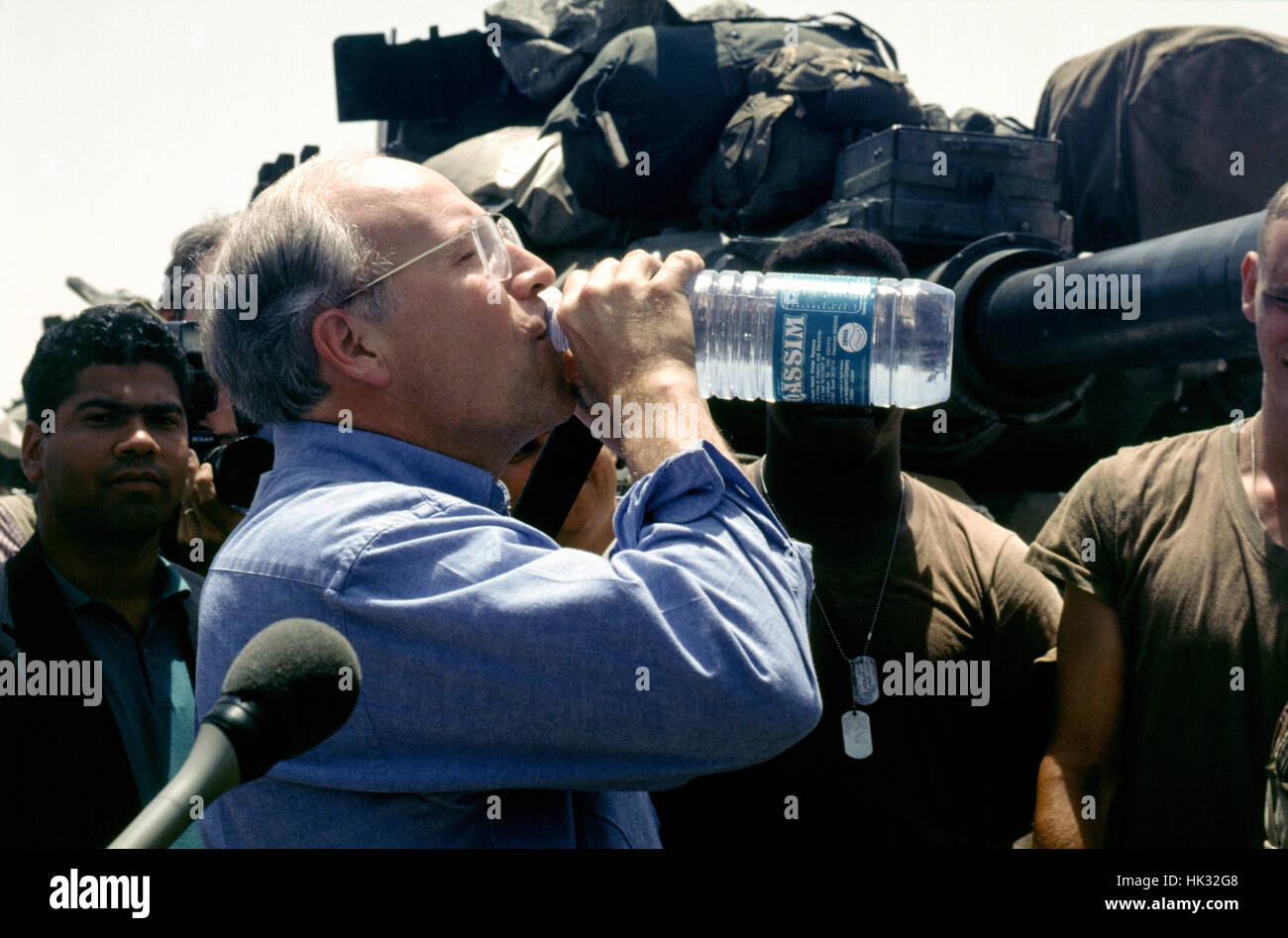 Dick Cheney in Dhahran, Saudi Arabia visiting US Army soldiers as US ...