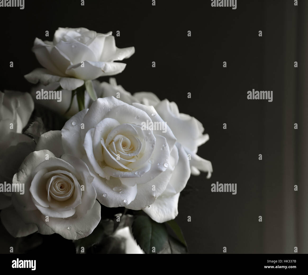 Love and white flowers hi-res stock photography and images - Alamy