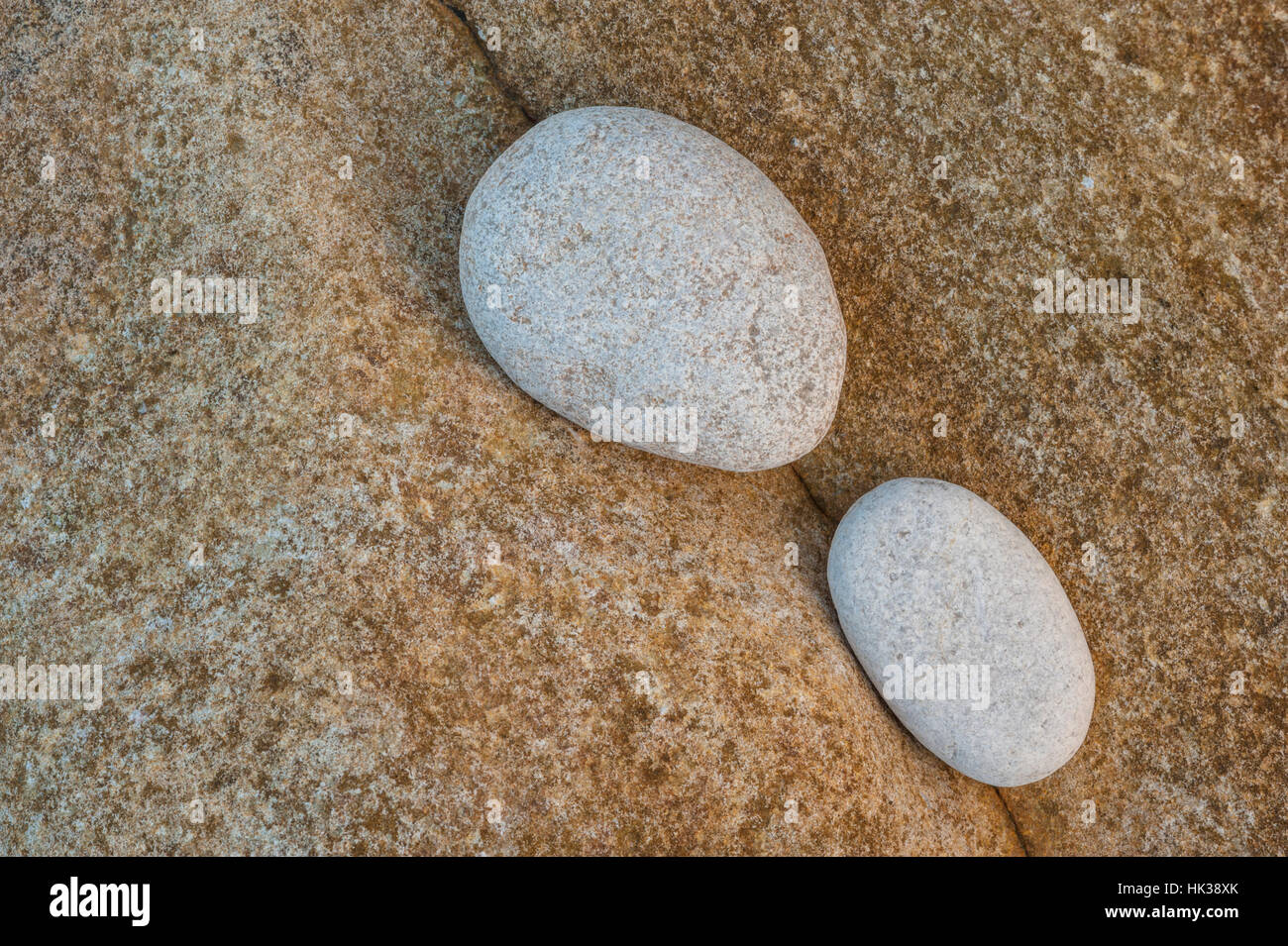 Round smooth rocks hi-res stock photography and images - Alamy