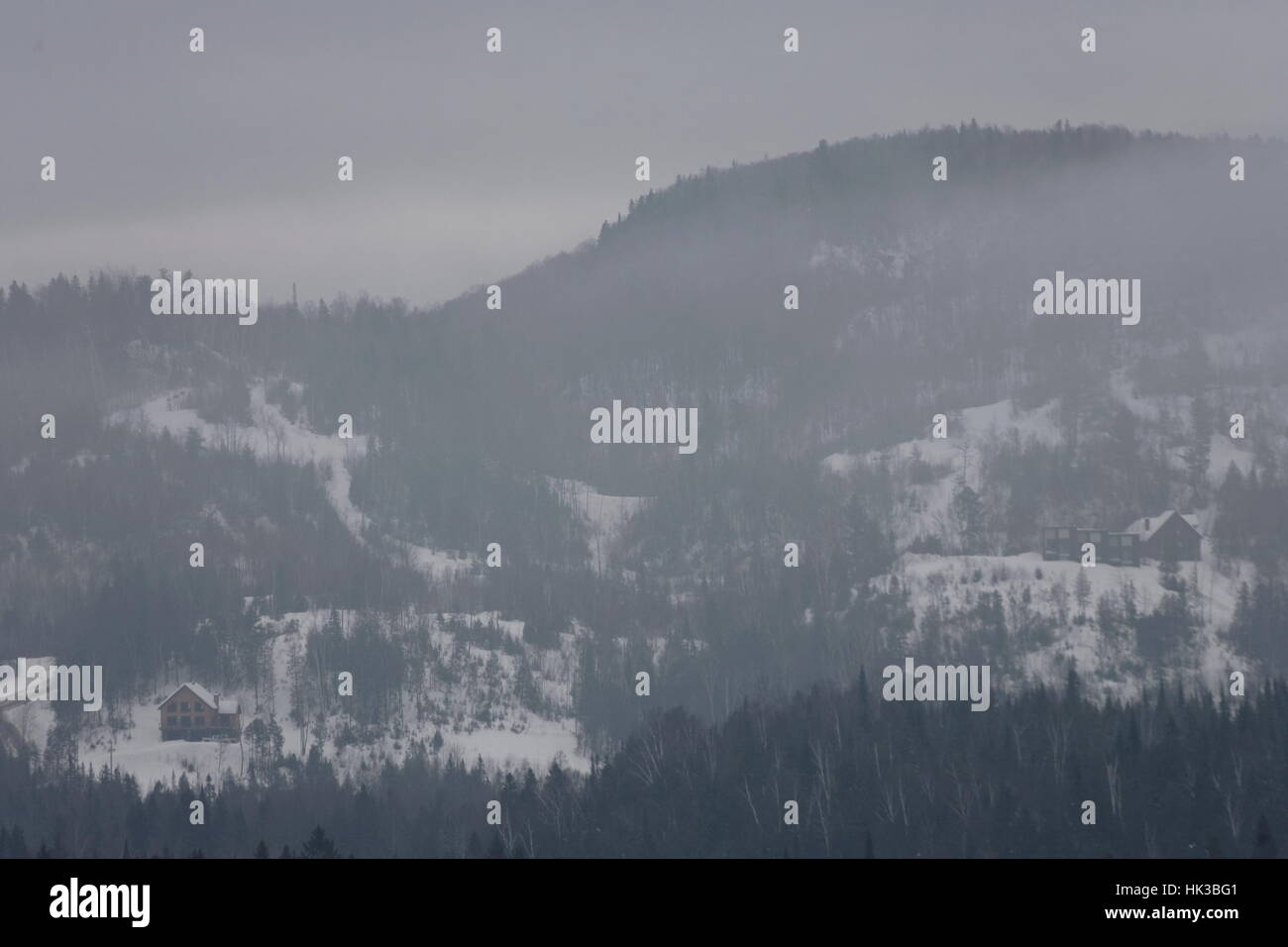 Rural canada houses snow hi-res stock photography and images - Alamy