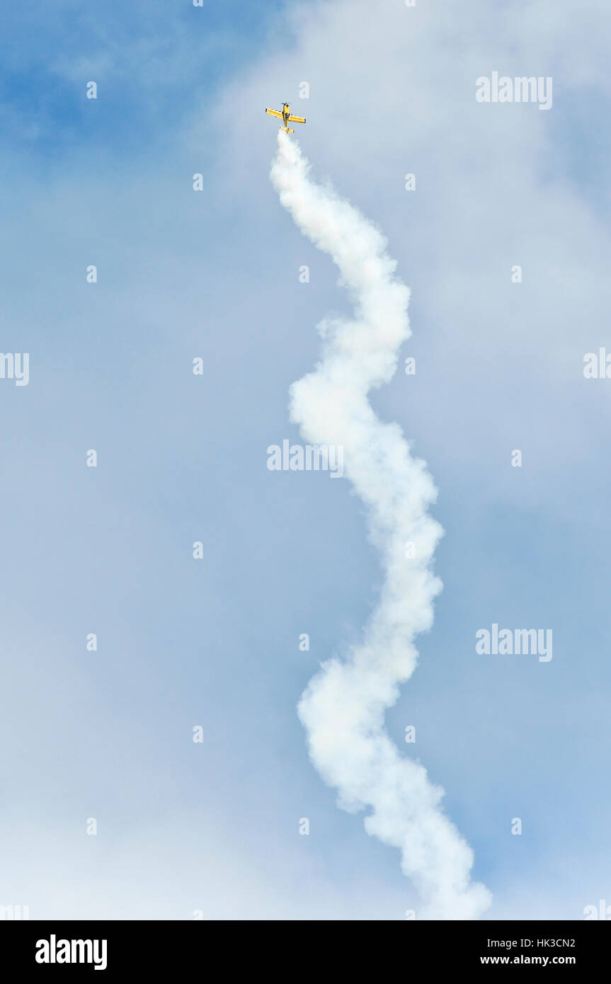 Aircraft movement hi-res stock photography and images - Alamy