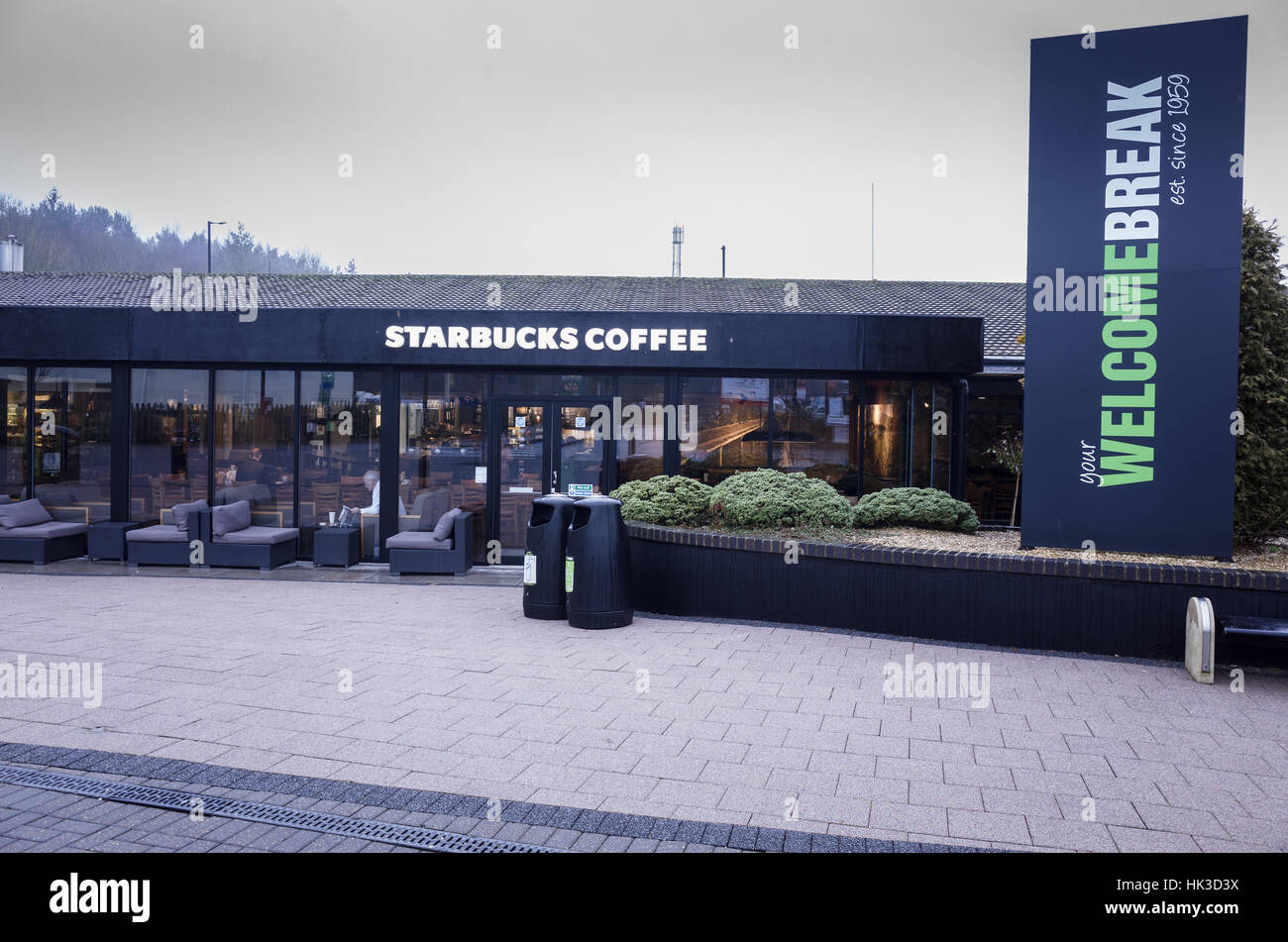 Welcome break motorway hi-res stock photography and images - Alamy