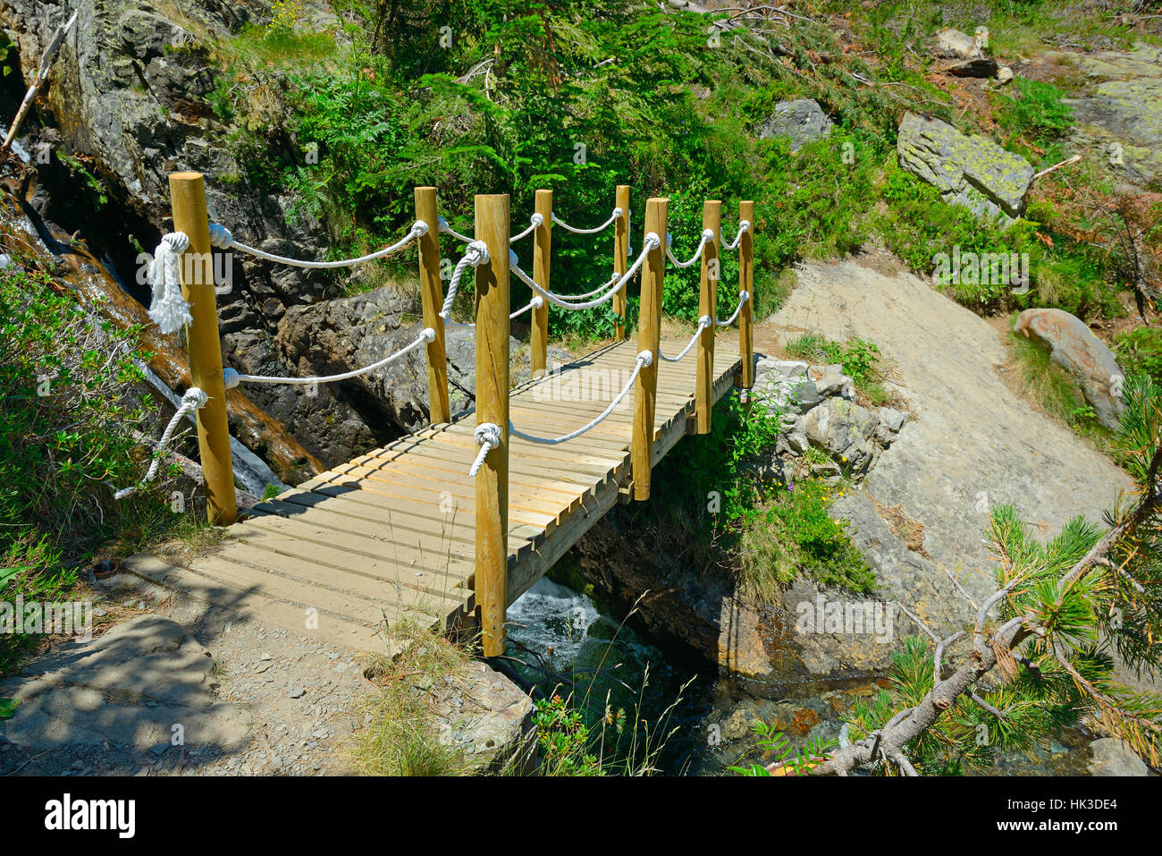 Wood plank bridge hi-res stock photography and images - Alamy