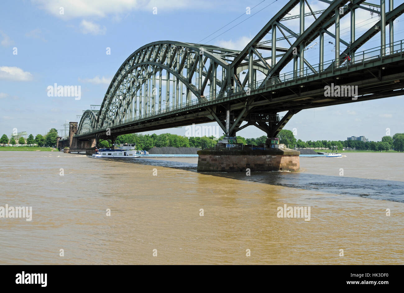 Electric rolling bridges hi-res stock photography and images - Alamy