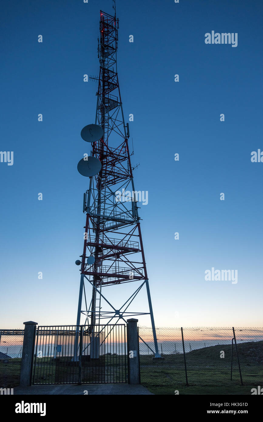 Silhouette of Transmitting antenna tower on night sky background Stock Photo - Alamy