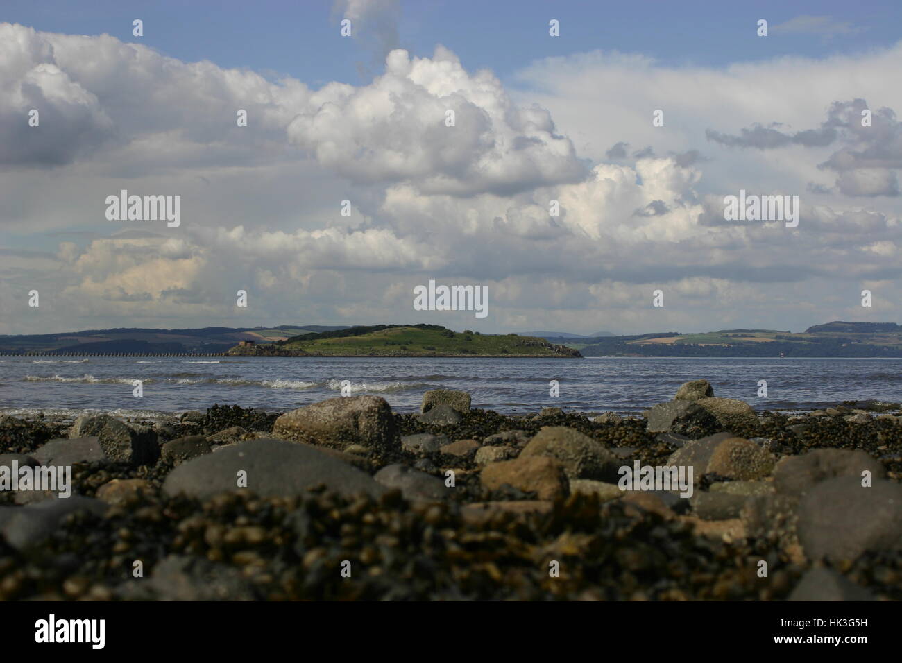 Edinburgh castle grounds hi-res stock photography and images - Alamy