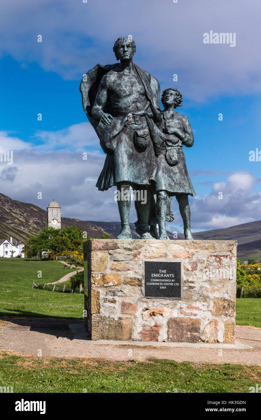 Emigrant Statue, male side, Helmsdale, Scotland Stock Photo - Alamy