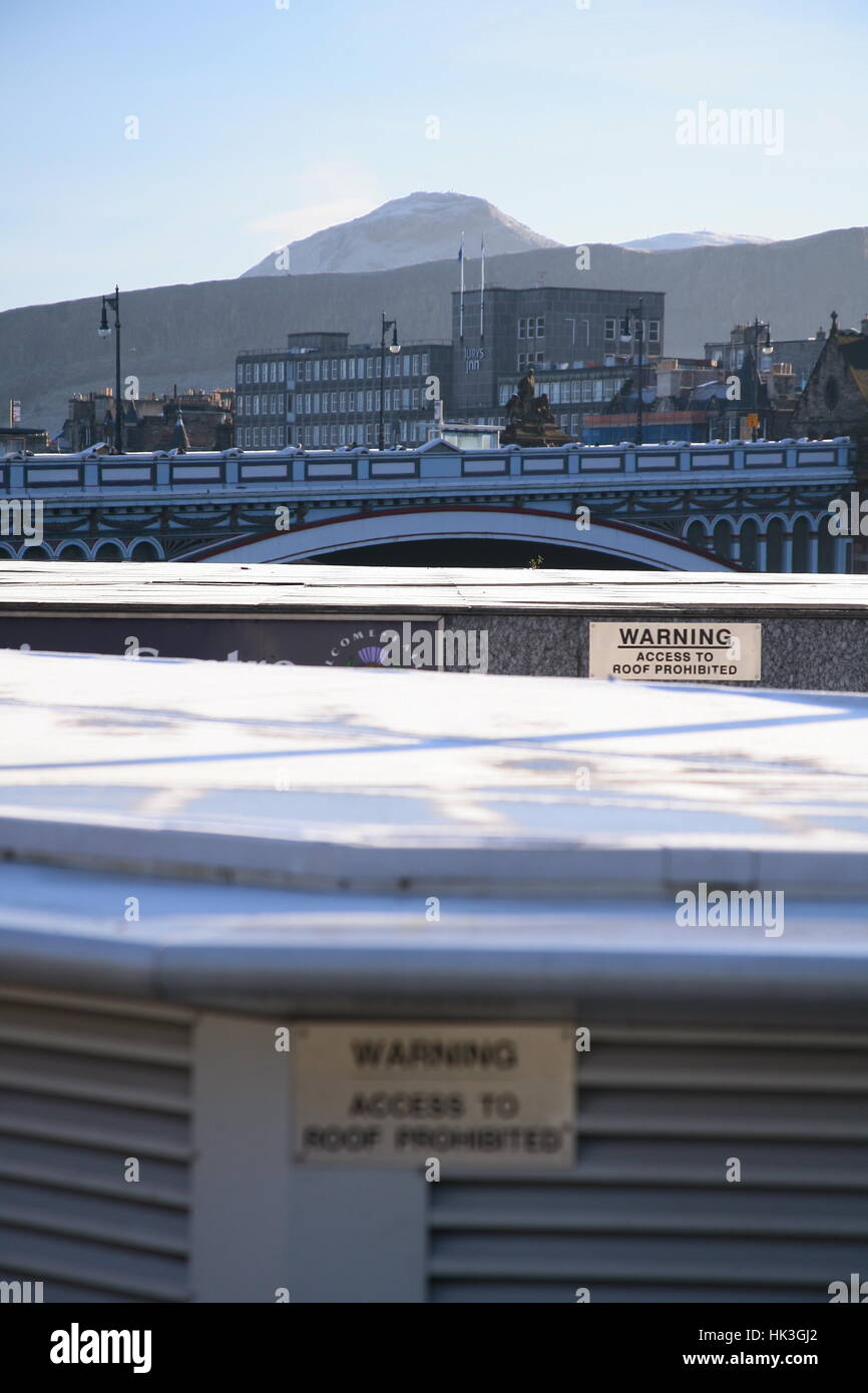 warning access to roof prohibited, sign Stock Photo - Alamy