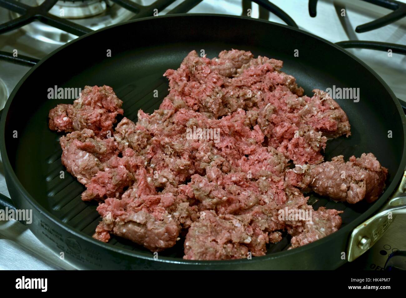 cooking ground beef in preparation of a meal Stock Photo - Alamy