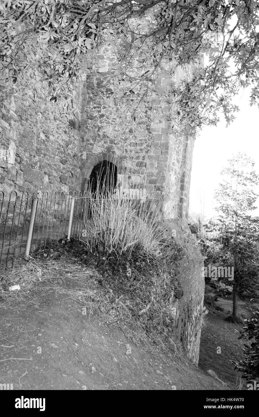 EXETER / ROUGEMOUNT CASTLE TOWER GATE FROM GARDENS Stock Photo - Alamy