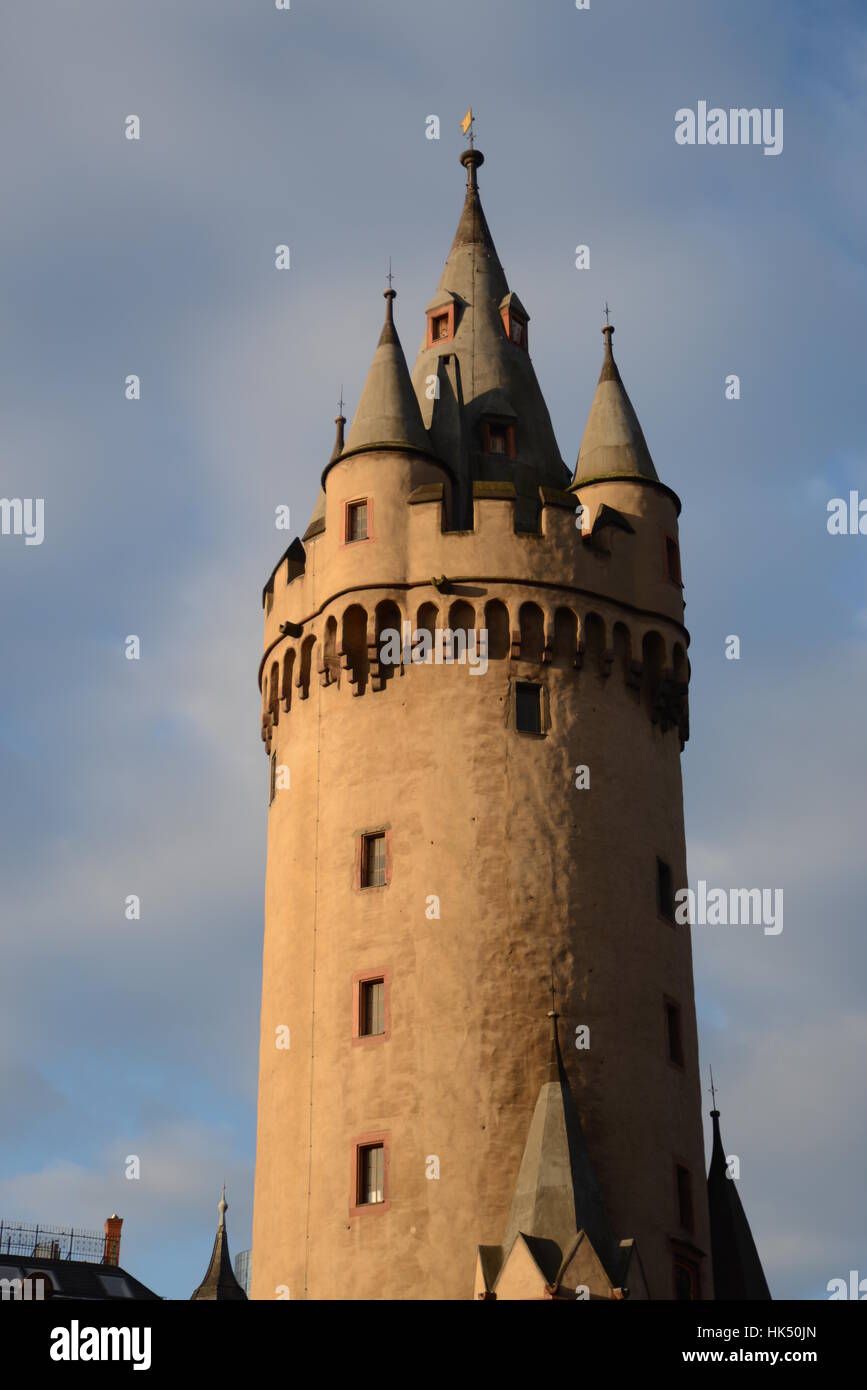 Middle historical hi-res stock photography and images - Alamy