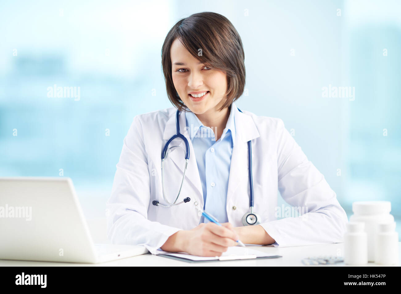 doctor, physician, medic, medical practicioner, woman, humans, human ...