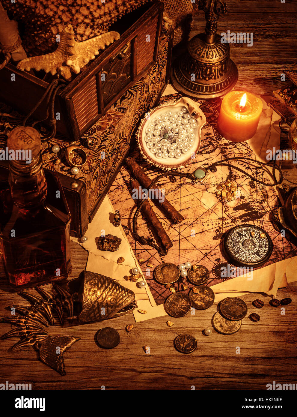 Skeleton jewellery hi-res stock photography and images - Alamy