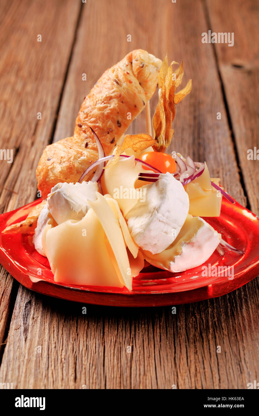 food, aliment, bread, closeup, plate, onion, dish, meal, cheese, roll ...