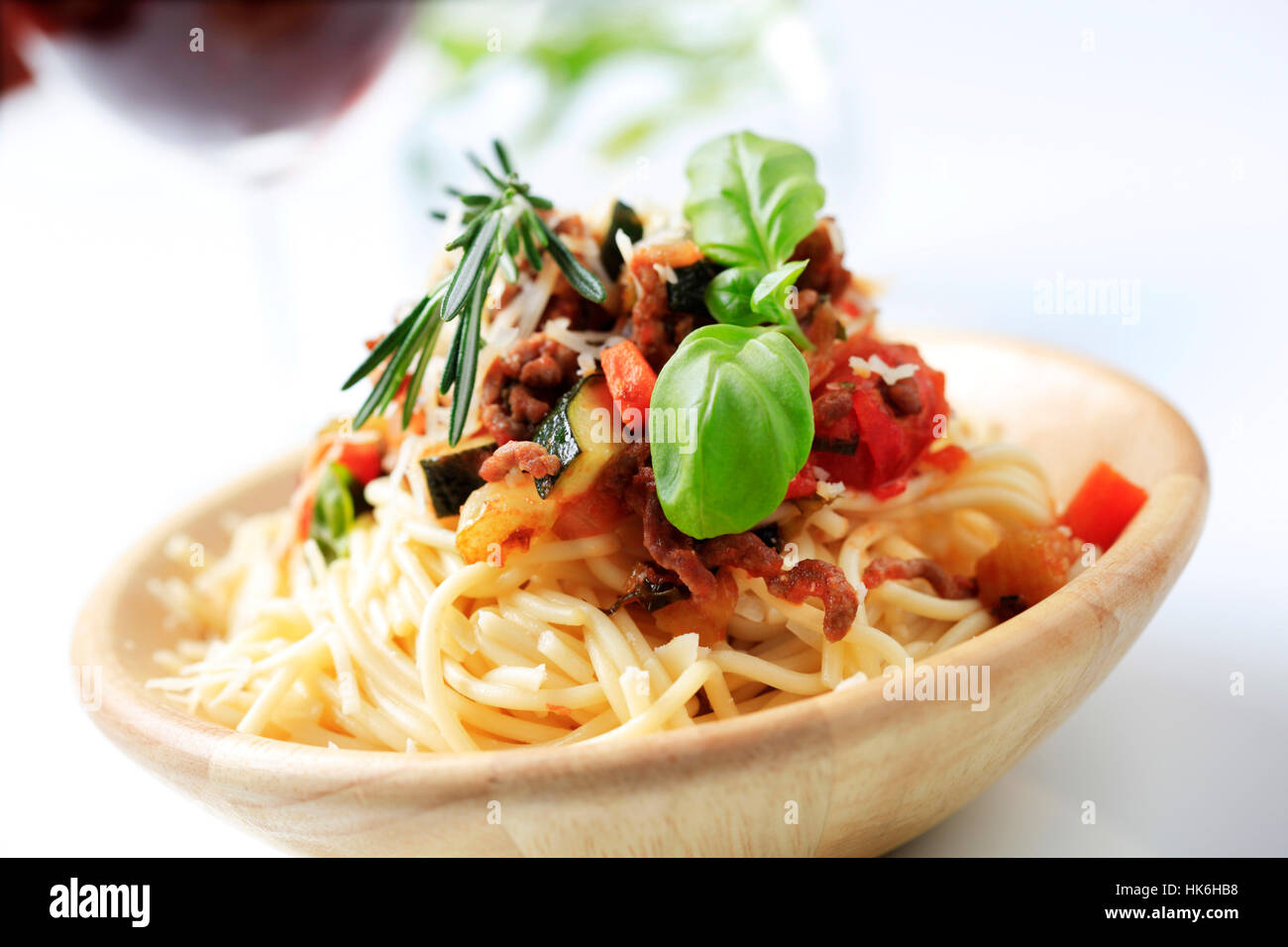 Bowl of spaghetti and ragu alla Bolognese Stock Photo - Alamy