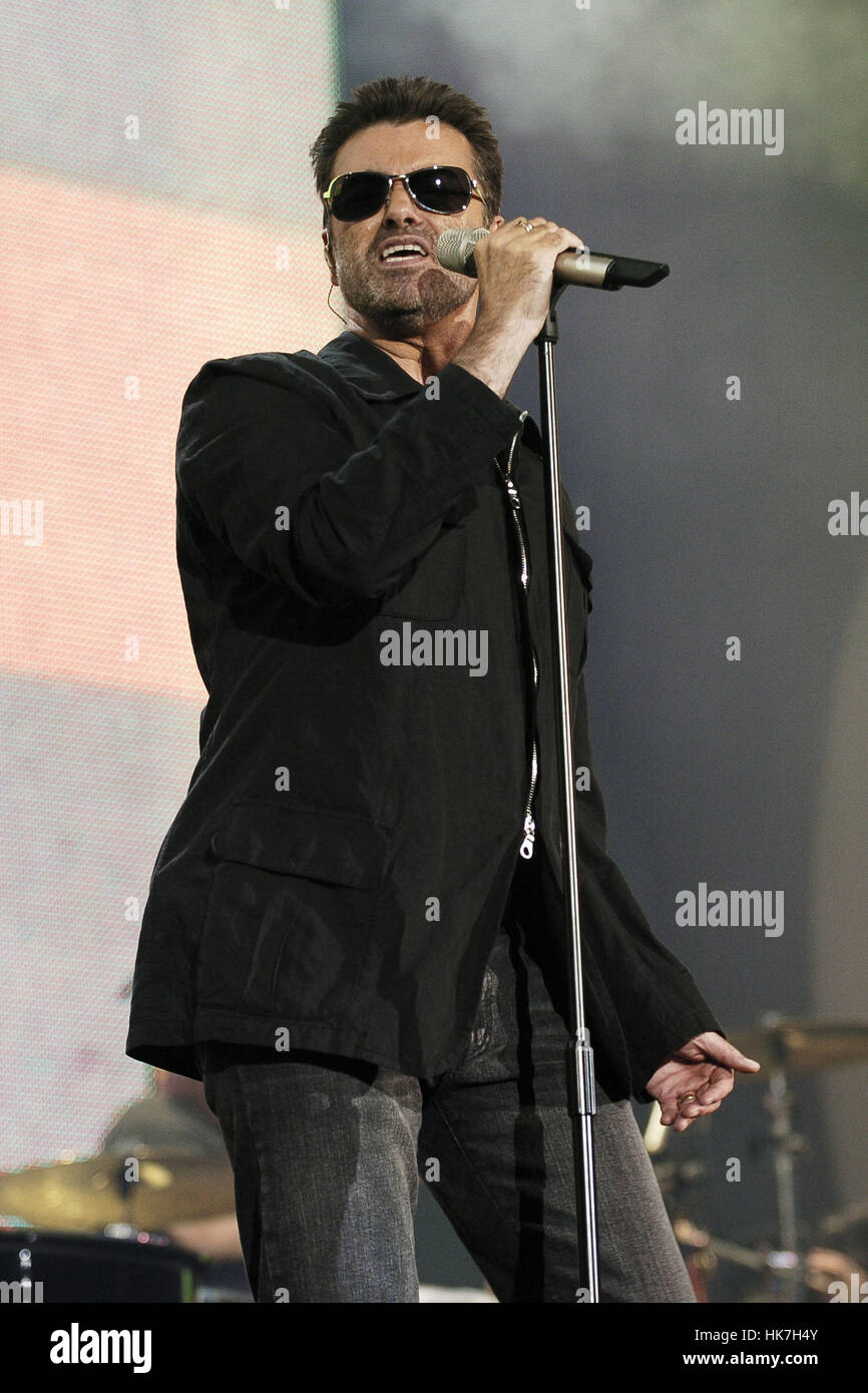 Live 8 concert hyde park london hi-res stock photography and images - Alamy