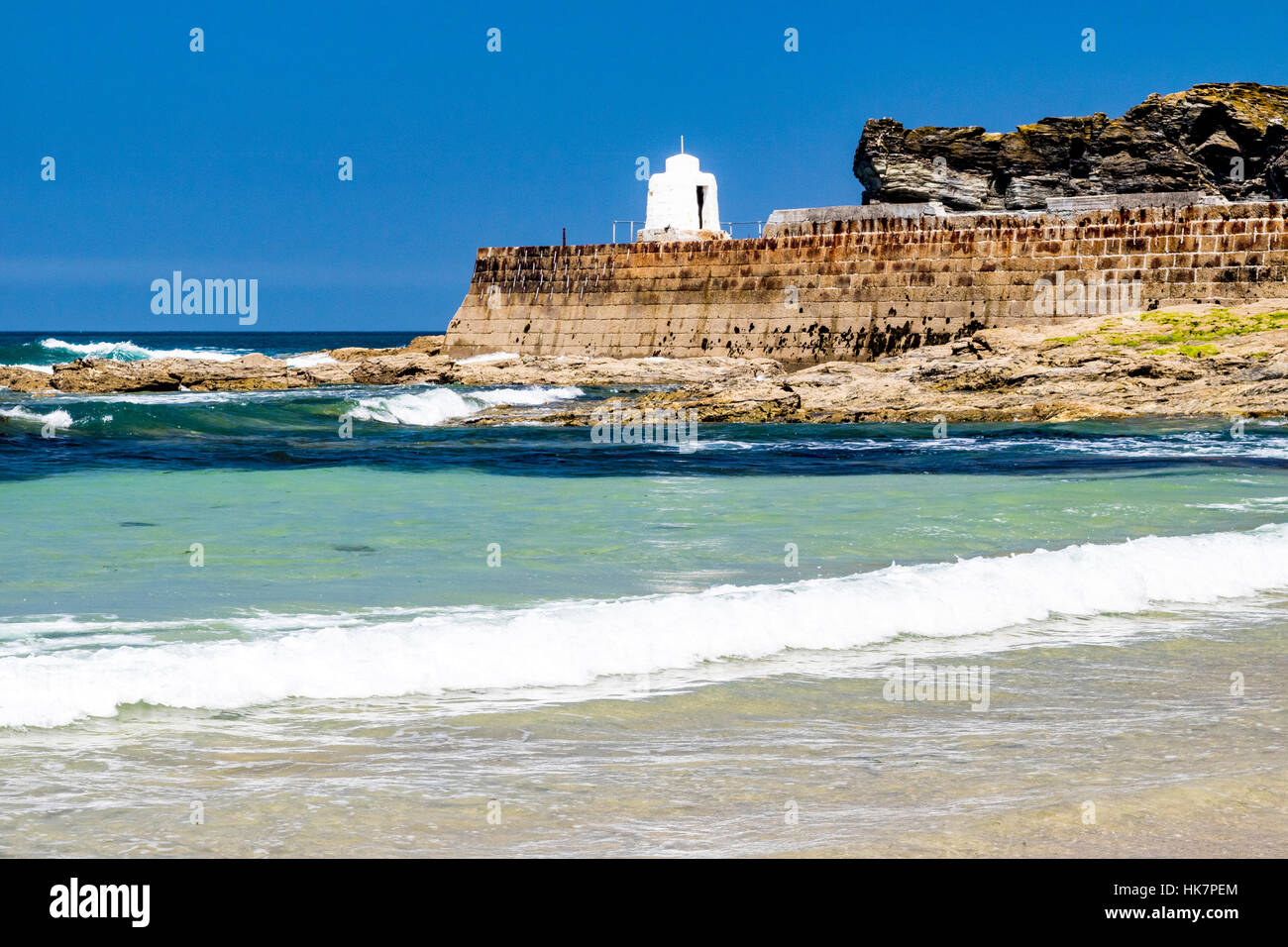 Splash wall repair hi-res stock photography and images - Alamy