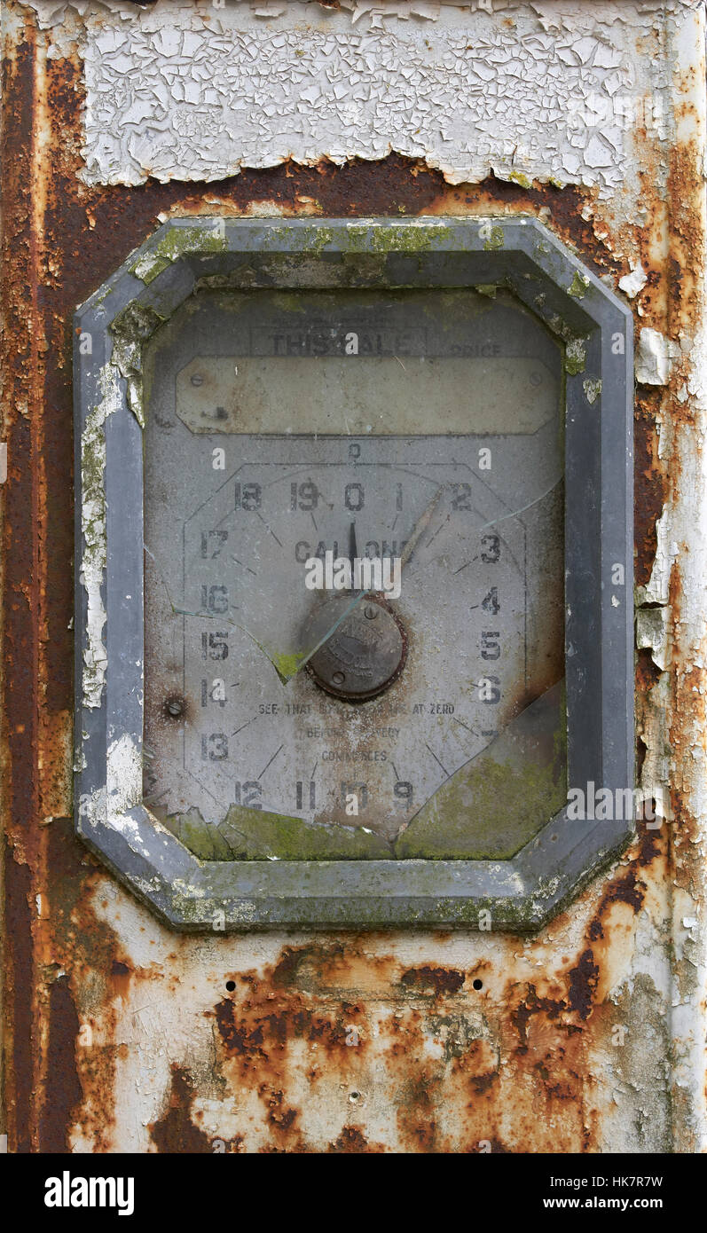 Petrol gauge at pump hi-res stock photography and images - Alamy