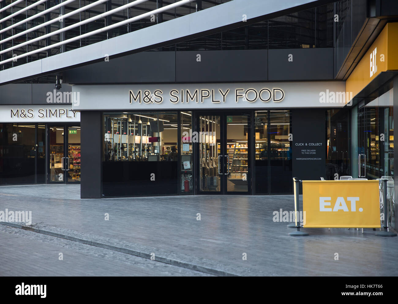 London marks spencer simply food hi-res stock photography and images ...