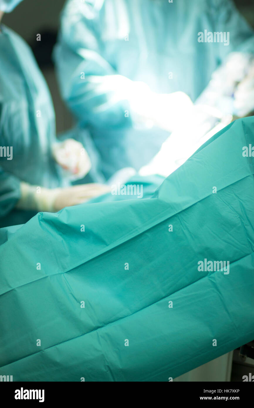 Hospital surgery room operating theater procedure Stock Photo - Alamy