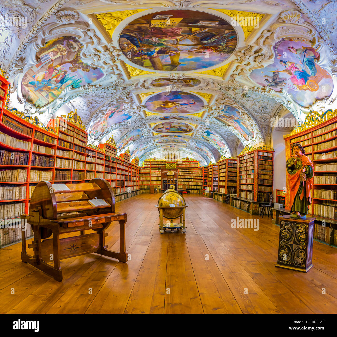 Historic library hi-res stock photography and images - Alamy