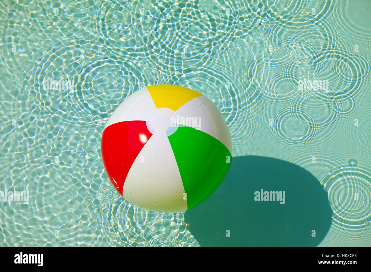 ball, toy, wave, surface, swimming, ripple, water, swiming, swim, swims ...