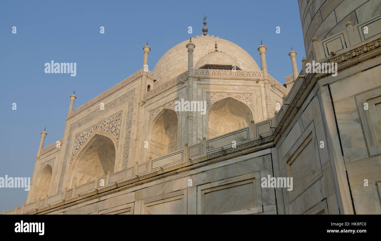 Details of the most beautiful building of the world, the Taj Mahal ...