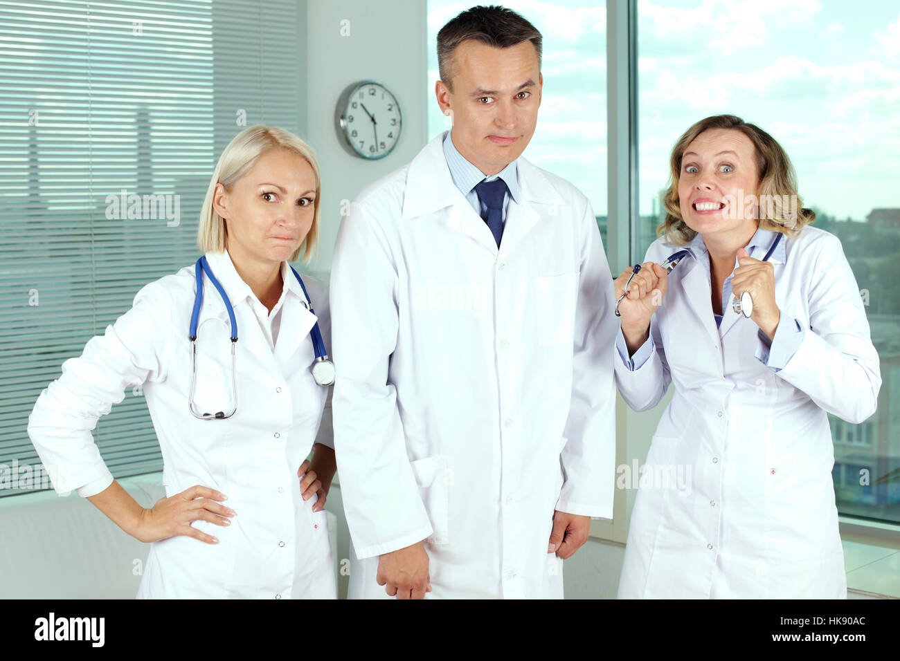 doctor, physician, medic, medical practicioner, woman, humans, human ...