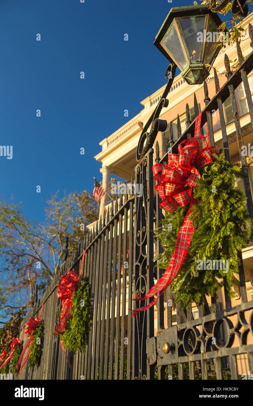 CHRISTMAS WREATHS EDMONDSTON-ALSTON HOUSE MUSEUM EAST BATTERY ...