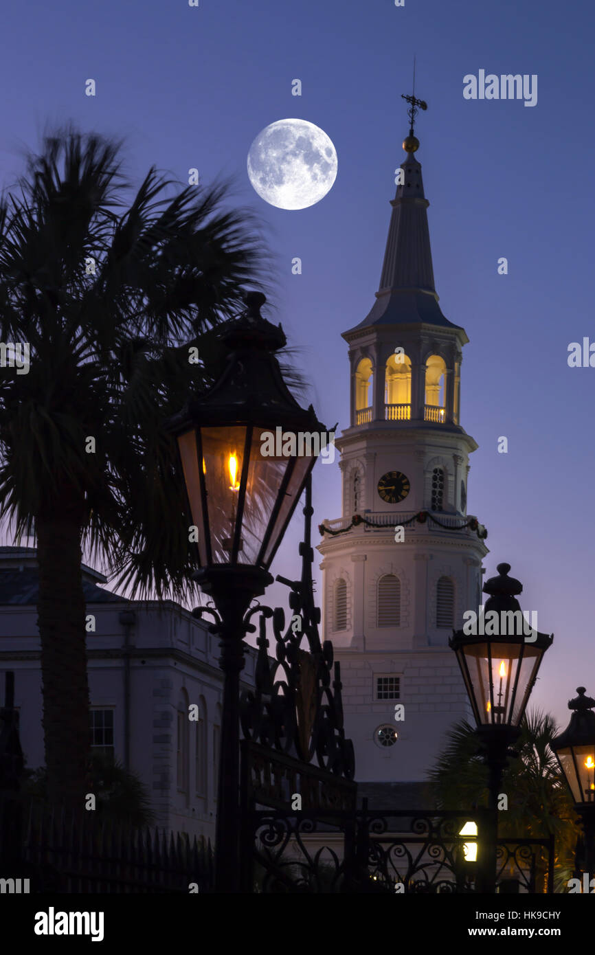 GAS LANTERNS SAINT MICHAEL'S CHURCH SPIRE CHARLESTON SOUTH CAROLINA USA ...