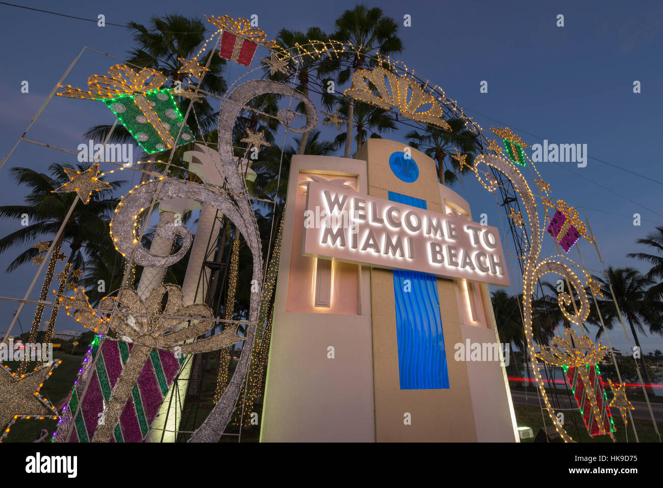 Welcome miami beach sign tuttle hi-res stock photography and images - Alamy