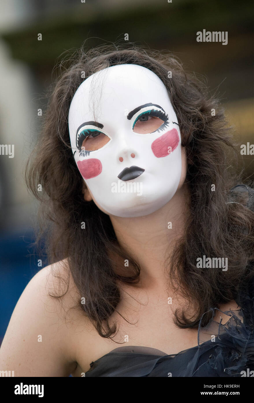 Edinburgh Fringe performer in High Street advertising show Stock Photo ...