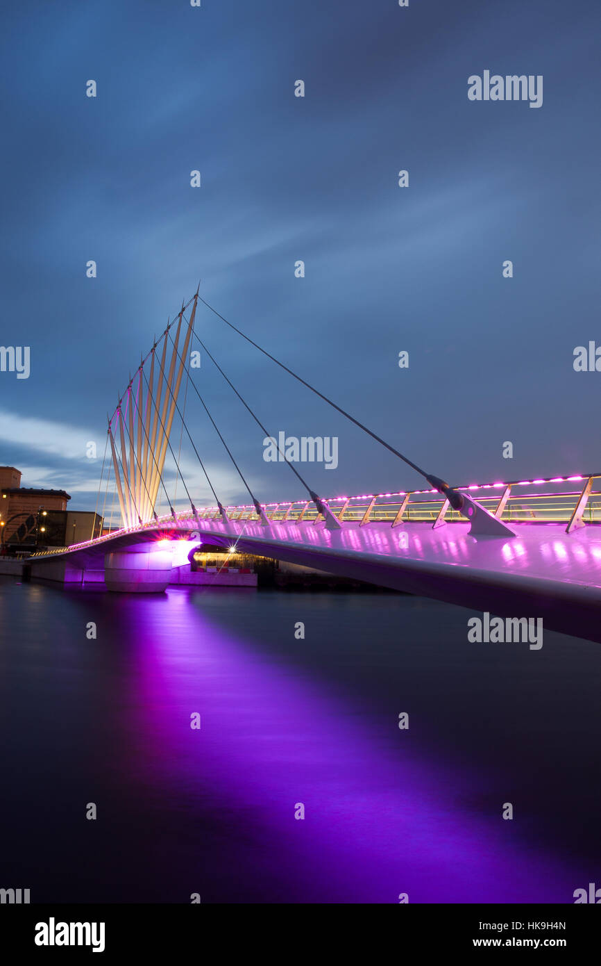 Media City Footbridge at night, MediaCityUK, Salford, Greater ...