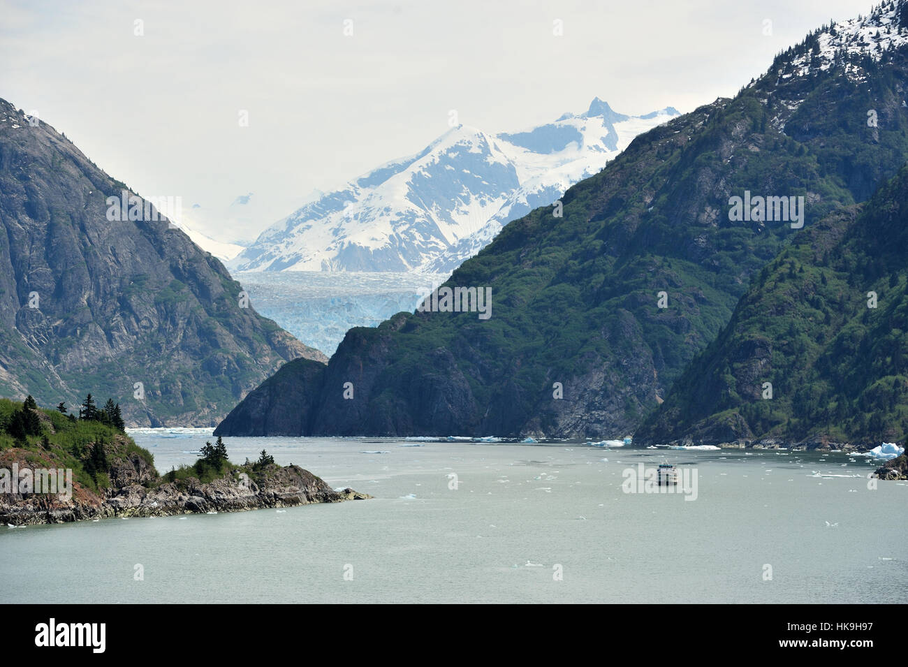 Boat tour in Alaska Stock Photo - Alamy
