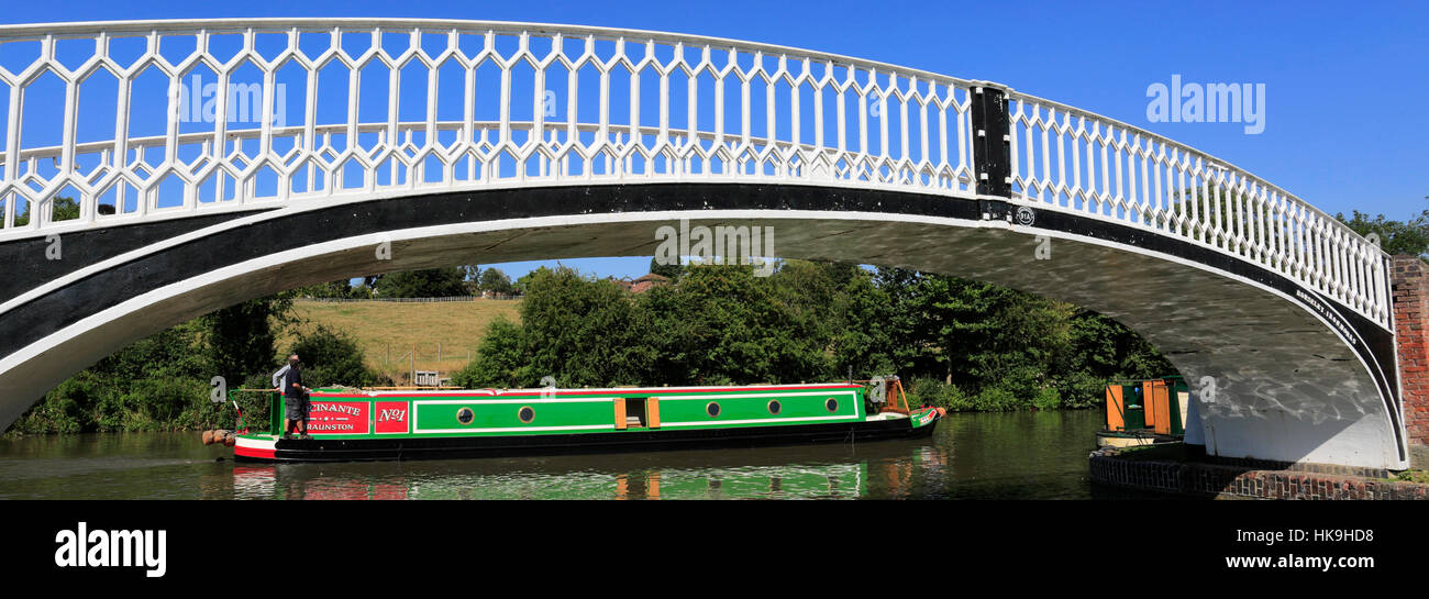 Narrowboats at Braunston Marina, Grand Union canal, Braunston village ...